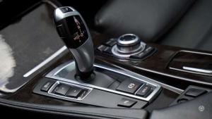 Black BMW 535 2013 in Klaipeda, with an engine capacity of 3.00 L and mileage of 193 thousand km for 11999 €, photo 13 on AUTOMOTO.COM.LV