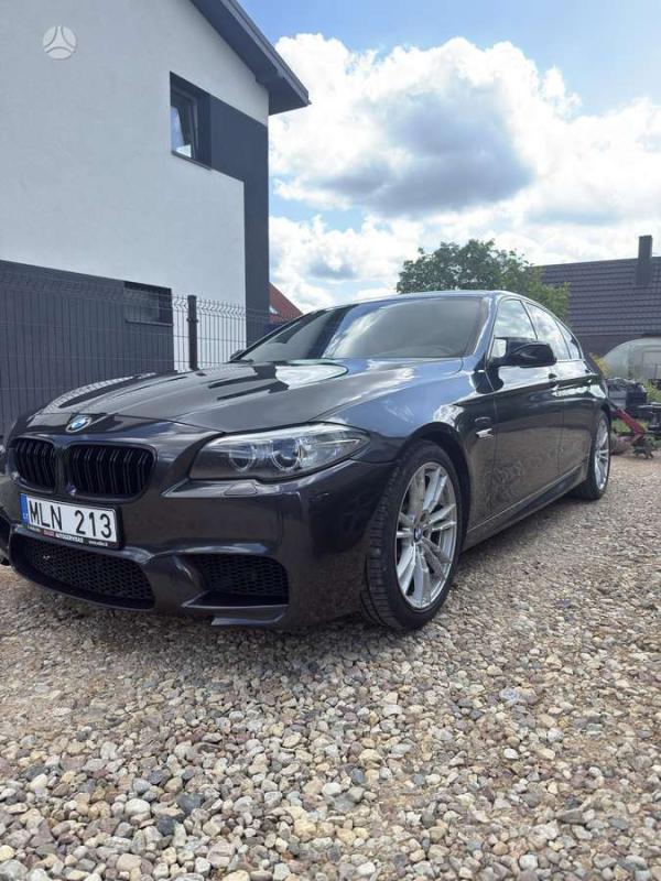 Black BMW 535 2013 in Vilnius, with an engine capacity of 2.98 L and mileage of 186 thousand km for 13200 €, photo 4 on AUTOMOTO.COM.LV