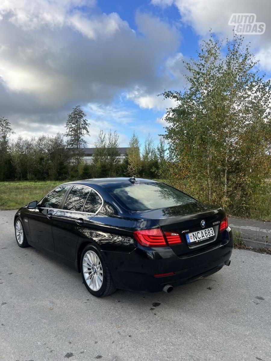 Melns BMW 535 2013 Klaipėda, ar dzinēja tilpumu 3.00 L un nobraukumu 283 tūkst. km par 6900 €, foto 9 vietnē AUTOMOTO.COM.LV