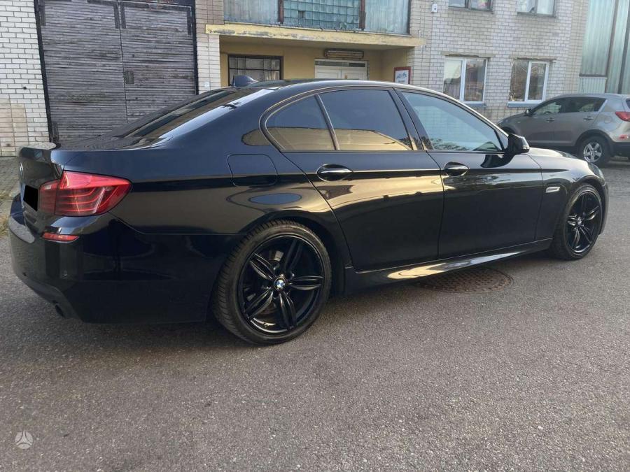 Black BMW 535 2014 in Marijampole, with an engine capacity of 2.98 L and mileage of 213 thousand km for 13750 €, photo 12 on AUTOMOTO.COM.LV