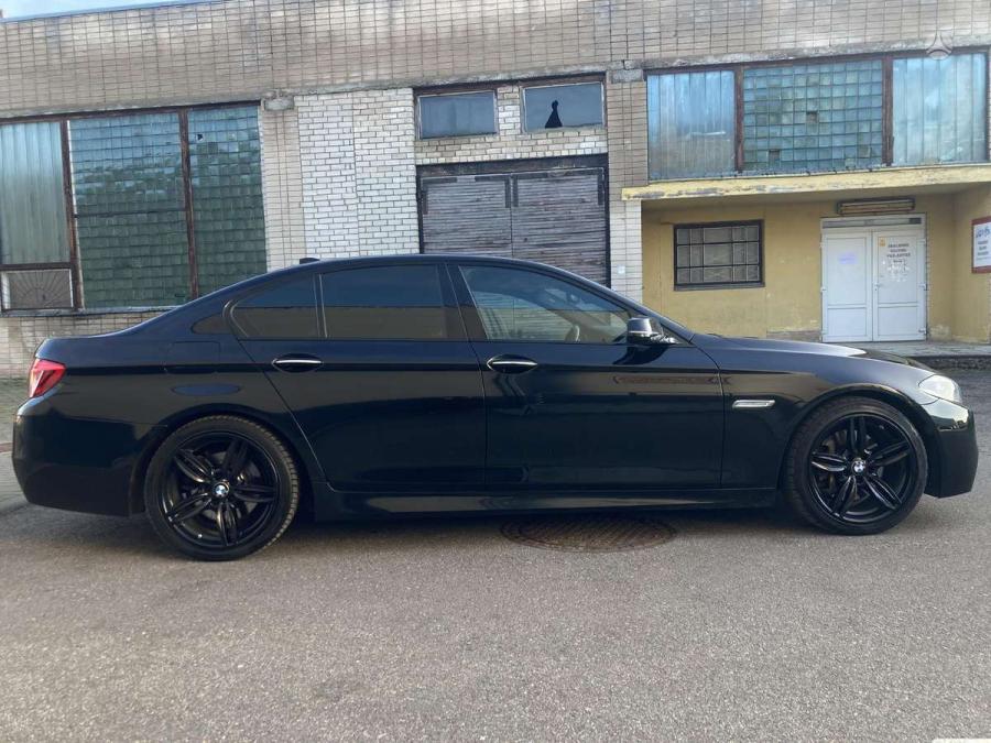 Black BMW 535 2014 in Marijampole, with an engine capacity of 2.98 L and mileage of 213 thousand km for 13750 €, photo 13 on AUTOMOTO.COM.LV