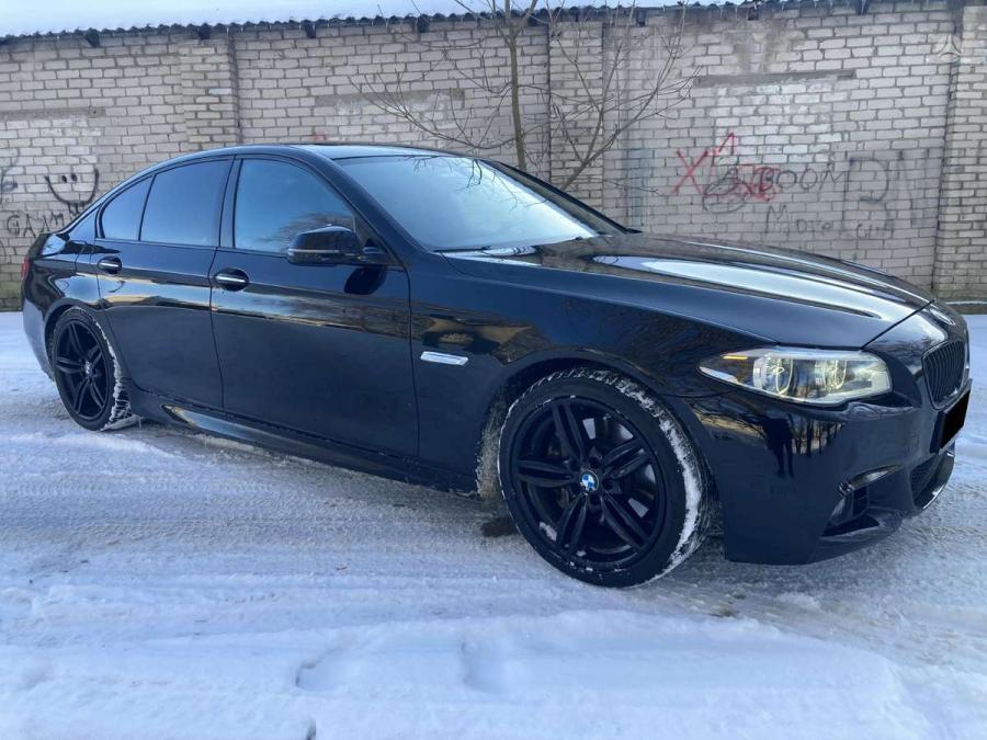 Melns BMW 535 2014 Marijampole, ar dzinēja tilpumu 2.98 L un nobraukumu 213 tūkst. km par 12999 €, foto 14 vietnē AUTOMOTO.COM.LV