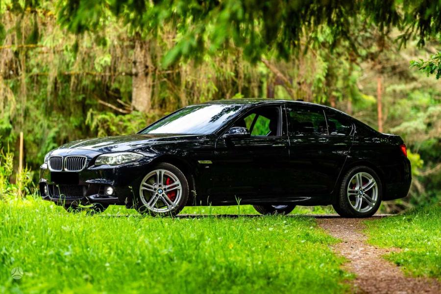 Melns BMW 535 2014 Raseiniai, ar dzinēja tilpumu 2.99 L un nobraukumu 275 tūkst. km par 14200 €, foto 3 vietnē AUTOMOTO.COM.LV