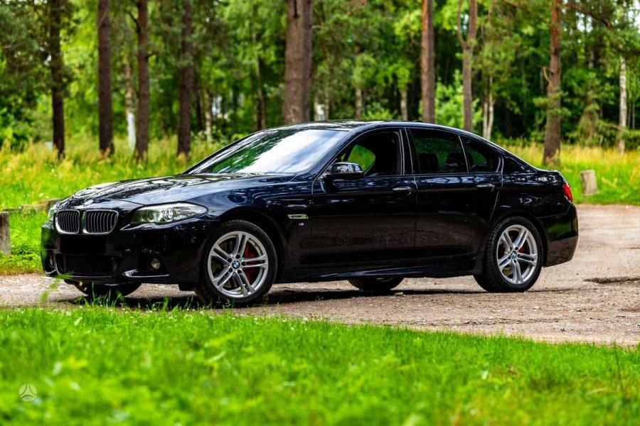 Melns BMW 535 2014 Raseiniai, ar dzinēja tilpumu 2.99 L un nobraukumu 275 tūkst. km par 14200 €, foto 13 vietnē AUTOMOTO.COM.LV