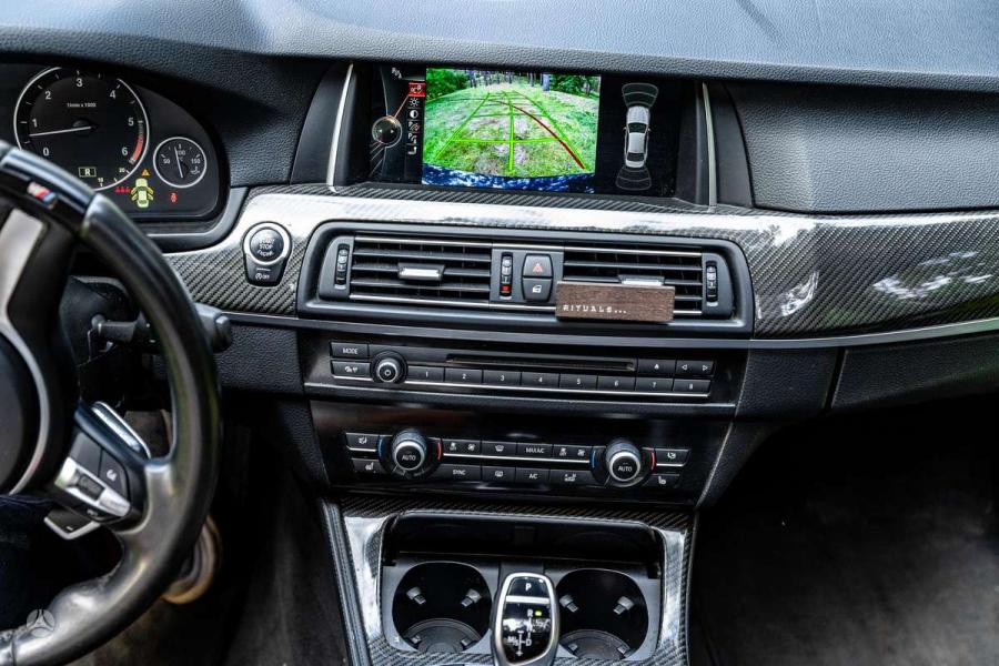 Melns BMW 535 2014 Raseiniai, ar dzinēja tilpumu 2.99 L un nobraukumu 275 tūkst. km par 14200 €, foto 32 vietnē AUTOMOTO.COM.LV