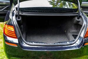 Melns BMW 535 2014 Raseiniai, ar dzinēja tilpumu 2.99 L un nobraukumu 275 tūkst. km par 14200 €, foto 37 vietnē AUTOMOTO.COM.LV