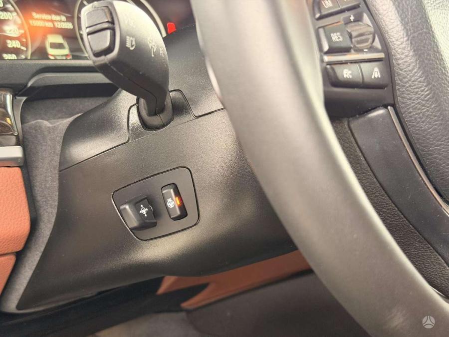 Black BMW 535 2014 in Vilnius, with an engine capacity of 2.99 L and mileage of 303 thousand km for 13600 €, photo 21 on AUTOMOTO.COM.LV