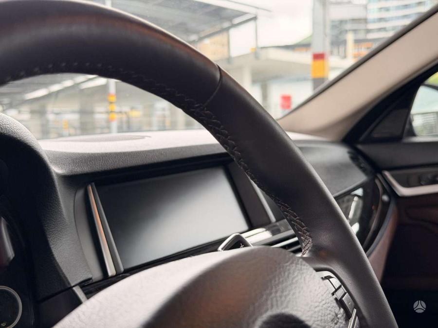 Black BMW 535 2014 in Vilnius, with an engine capacity of 2.99 L and mileage of 303 thousand km for 13600 €, photo 22 on AUTOMOTO.COM.LV