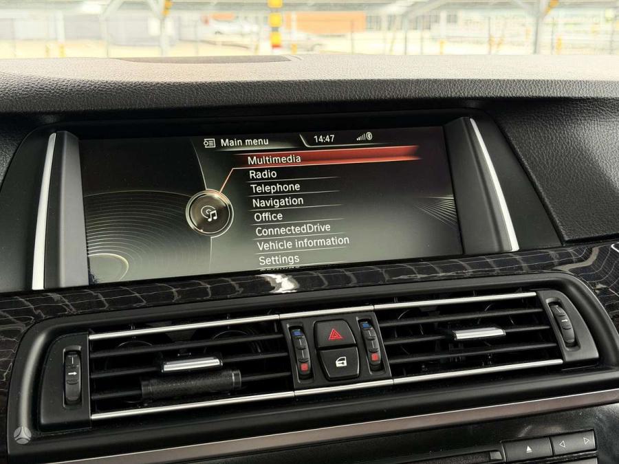 Black BMW 535 2014 in Vilnius, with an engine capacity of 2.99 L and mileage of 303 thousand km for 13600 €, photo 26 on AUTOMOTO.COM.LV