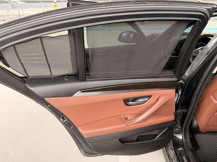 Black BMW 535 2014 in Vilnius, with an engine capacity of 2.99 L and mileage of 303 thousand km for 13600 €, photo 32 on AUTOMOTO.COM.LV