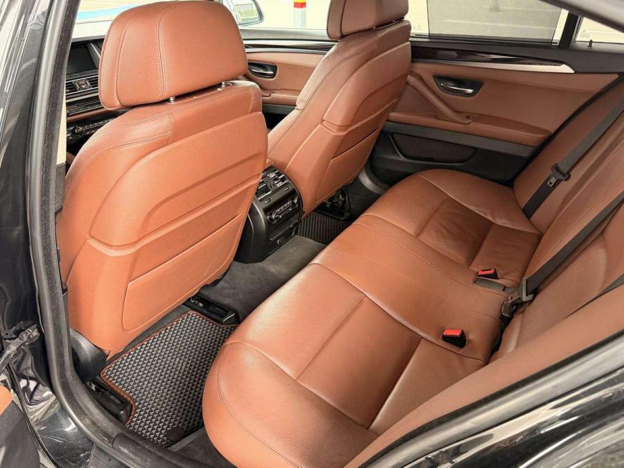 Black BMW 535 2014 in Vilnius, with an engine capacity of 2.99 L and mileage of 303 thousand km for 13600 €, photo 33 on AUTOMOTO.COM.LV