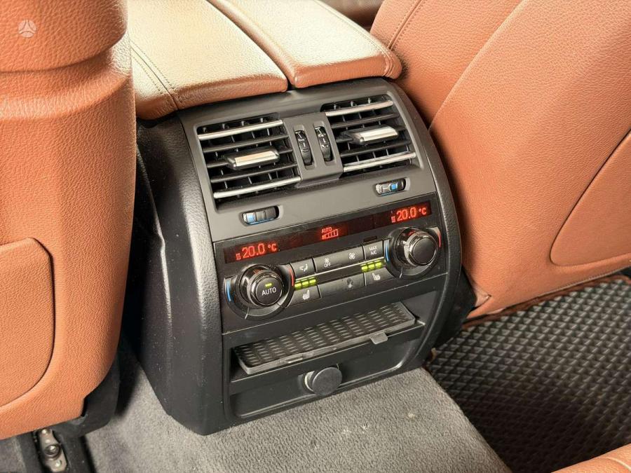 Black BMW 535 2014 in Vilnius, with an engine capacity of 2.99 L and mileage of 303 thousand km for 13600 €, photo 34 on AUTOMOTO.COM.LV