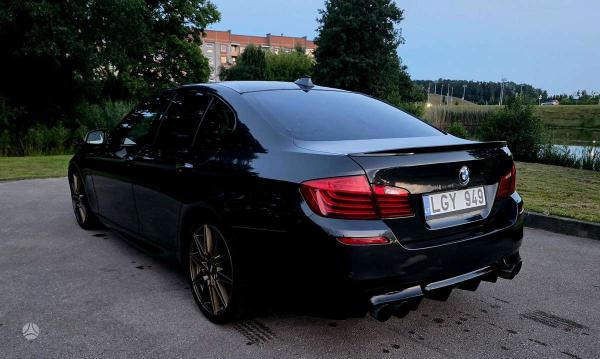 Black BMW 535 2014 in Mazeikiai, with an engine capacity of 2.98 L and mileage of 230 thousand km for 11800 €, photo 7 on AUTOMOTO.COM.LV