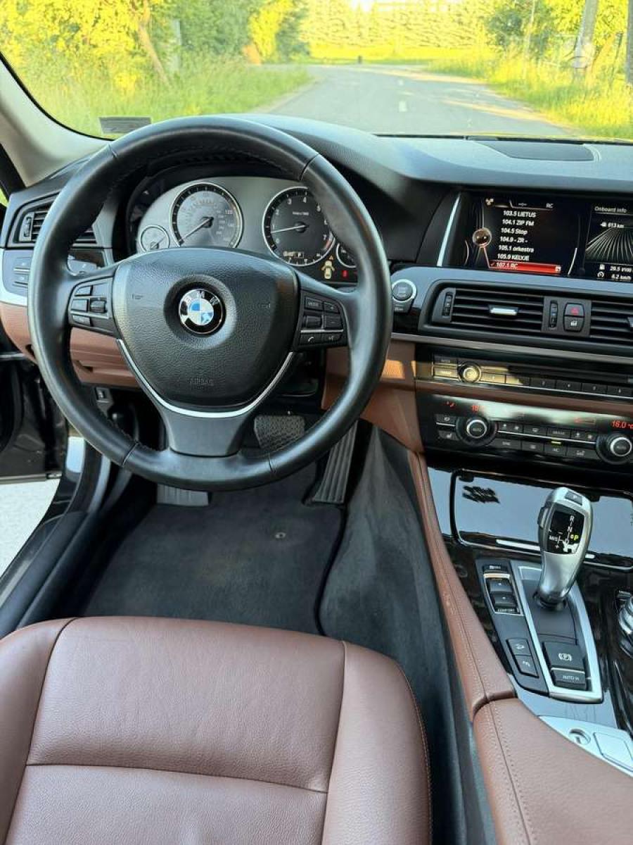 Black BMW 535 2015 in Kaunas, with an engine capacity of 2.98 L and mileage of 207 thousand km for 12800 €, photo 26 on AUTOMOTO.COM.LV