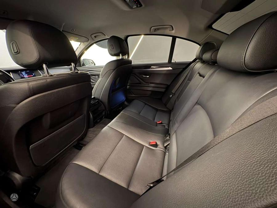 Melns BMW 535 2015 Marijampole, ar dzinēja tilpumu 2.99 L un nobraukumu 273 tūkst. km par 10999 €, foto 17 vietnē AUTOMOTO.COM.LV