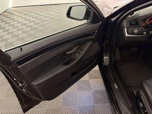 Melns BMW 535 2015 Marijampole, ar dzinēja tilpumu 2.99 L un nobraukumu 273 tūkst. km par 10999 €, foto 22 vietnē AUTOMOTO.COM.LV