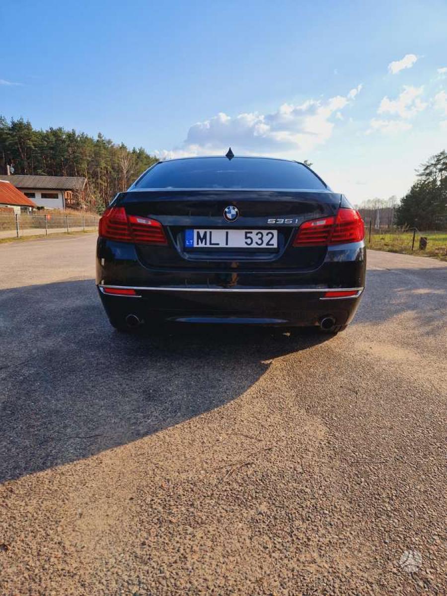 Black BMW 535 2016 in Vilnius, with an engine capacity of 2.98 L and mileage of 113 thousand km for 15500 €, photo 5 on AUTOMOTO.COM.LV