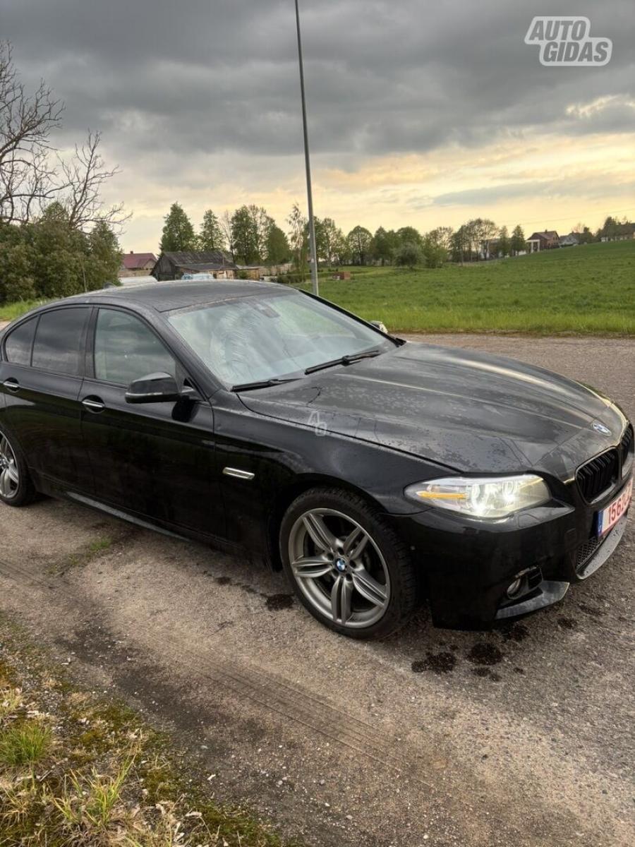 Black BMW 535 2016 in Elektrenai, with an engine capacity of 3.00 L and mileage of 182 thousand km for 14500 €, photo 4 on AUTOMOTO.COM.LV