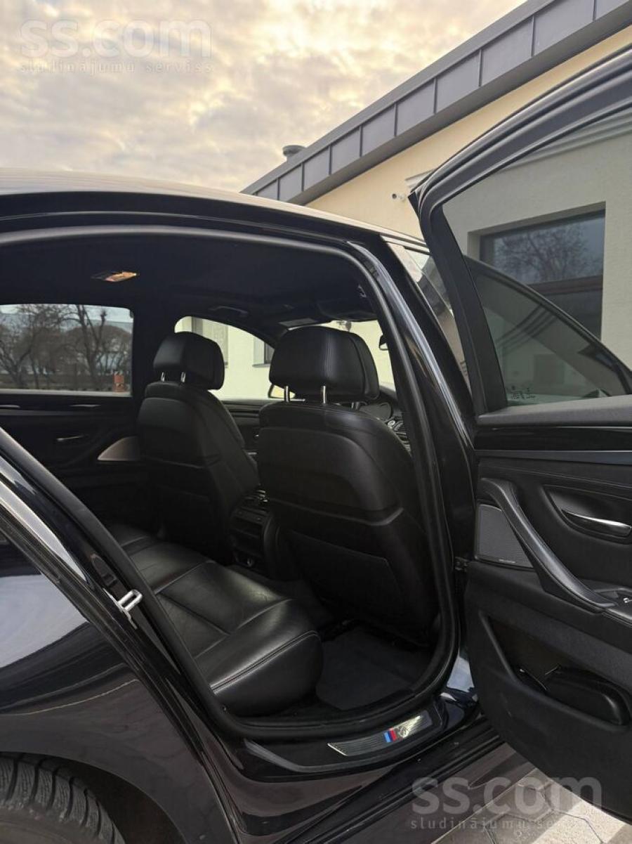 Black BMW 535 2016 in Riga, with an engine capacity of 3.00 L and mileage of 106 thousand km for 19500 €, photo 16 on AUTOMOTO.COM.LV
