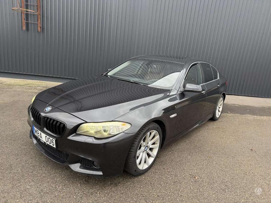Black BMW 535 2020 in Mazeikiai, with an engine capacity of 3.00 L and mileage of 226 thousand km for 9950 €, photo 1 on AUTOMOTO.COM.LV