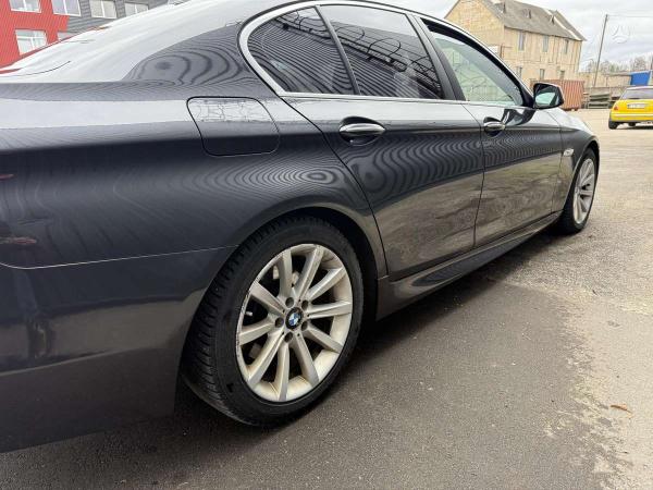 Black BMW 535 2020 in Mazeikiai, with an engine capacity of 3.00 L and mileage of 226 thousand km for 9950 €, photo 10 on AUTOMOTO.COM.LV
