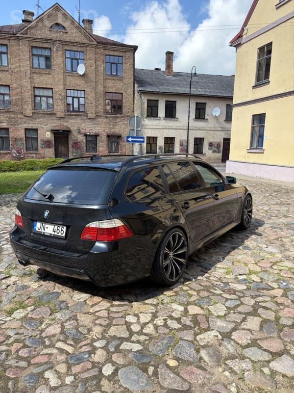 Melns BMW 535 2004 Bauska, ar dzinēja tilpumu 3.00 L un nobraukumu 513 tūkst. km par 4500 €, foto 2 vietnē AUTOMOTO.COM.LV