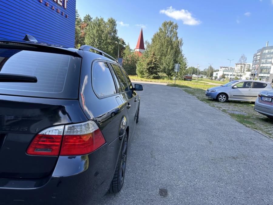 Black BMW 535 2005 in Riga, with an engine capacity of 3.00 L and mileage of 372 thousand km for 3990 €, photo 10 on AUTOMOTO.COM.LV