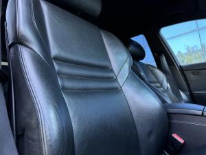 Black BMW 535 2005 in Riga, with an engine capacity of 3.00 L and mileage of 372 thousand km for 3990 €, photo 16 on AUTOMOTO.COM.LV