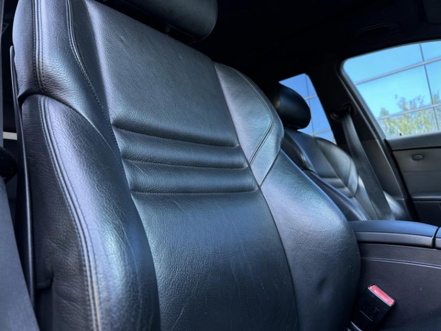 Black BMW 535 2005 in Riga, with an engine capacity of 3.00 L and mileage of 372 thousand km for 3990 €, photo 16 on AUTOMOTO.COM.LV