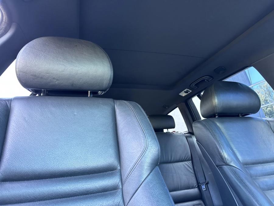 Black BMW 535 2005 in Riga, with an engine capacity of 3.00 L and mileage of 372 thousand km for 3990 €, photo 17 on AUTOMOTO.COM.LV