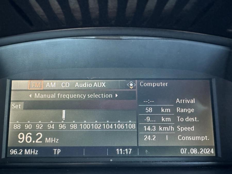 Black BMW 535 2005 in Riga, with an engine capacity of 3.00 L and mileage of 372 thousand km for 3990 €, photo 28 on AUTOMOTO.COM.LV