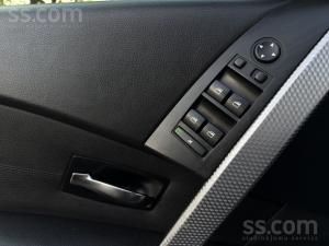 Black BMW 535 2005 in Riga, with an engine capacity of 3.00 L and mileage of 312 thousand km for 4490 €, photo 23 on AUTOMOTO.COM.LV