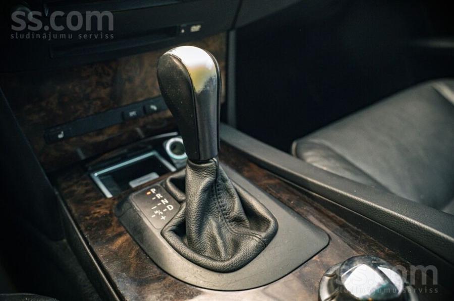 Melns BMW 535 2006 Rīga, ar dzinēja tilpumu 3.00 L un nobraukumu 394 tūkst. km par 2590 €, foto 9 vietnē AUTOMOTO.COM.LV