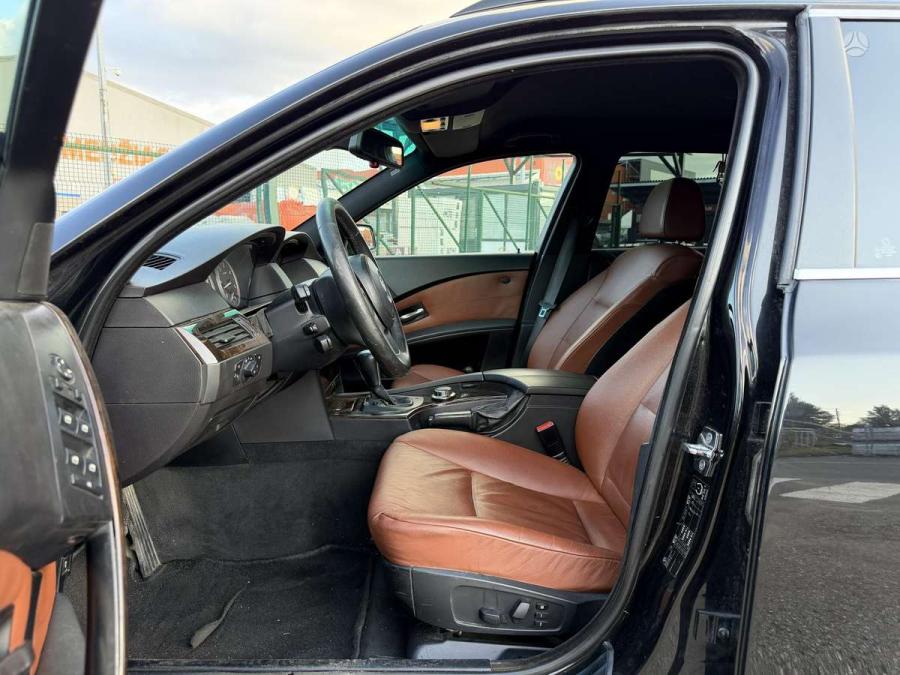 Black BMW 535 2006 in Kaunas, with an engine capacity of 2.99 L and mileage of 396 thousand km for 4000 €, photo 12 on AUTOMOTO.COM.LV