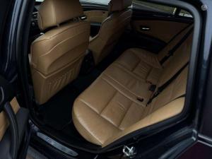 Melns BMW 535 2007 Rokiškis, ar dzinēja tilpumu 2.99 L un nobraukumu 370 tūkst. km par 6150 €, foto 26 vietnē AUTOMOTO.COM.LV