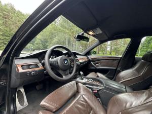 Black BMW 535 2007 in Vilnius, with an engine capacity of 2.99 L and mileage of 279 thousand km for 7499 €, photo 10 on AUTOMOTO.COM.LV
