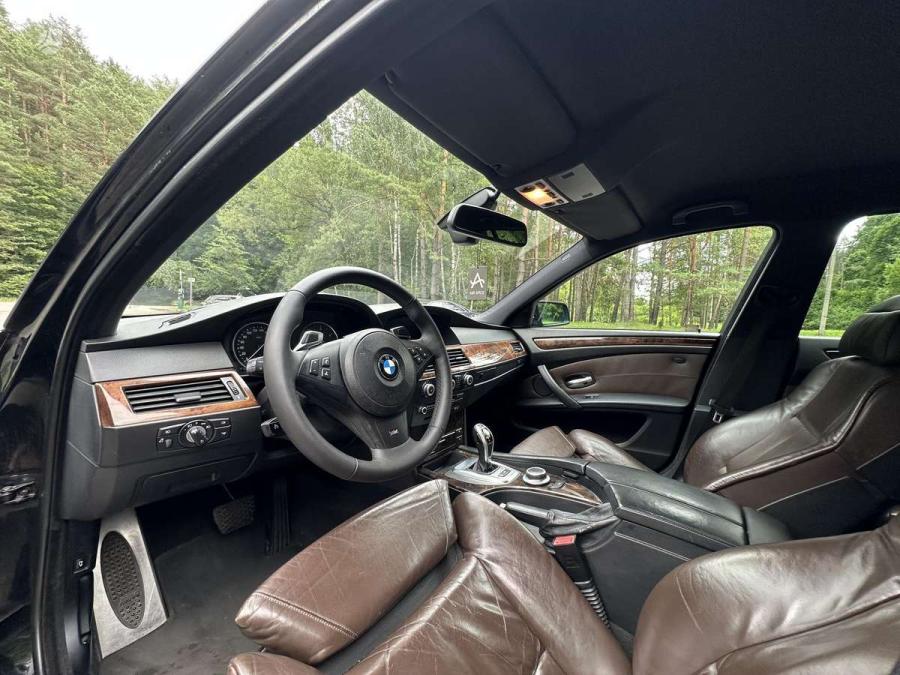 Black BMW 535 2007 in Vilnius, with an engine capacity of 2.99 L and mileage of 279 thousand km for 7499 €, photo 10 on AUTOMOTO.COM.LV