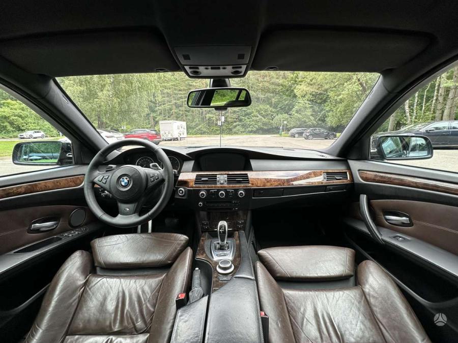 Black BMW 535 2007 in Vilnius, with an engine capacity of 2.99 L and mileage of 279 thousand km for 7499 €, photo 14 on AUTOMOTO.COM.LV