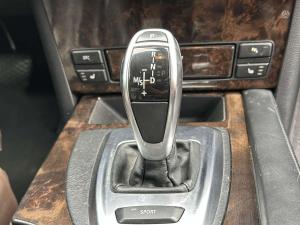 Black BMW 535 2007 in Vilnius, with an engine capacity of 2.99 L and mileage of 279 thousand km for 7499 €, photo 15 on AUTOMOTO.COM.LV