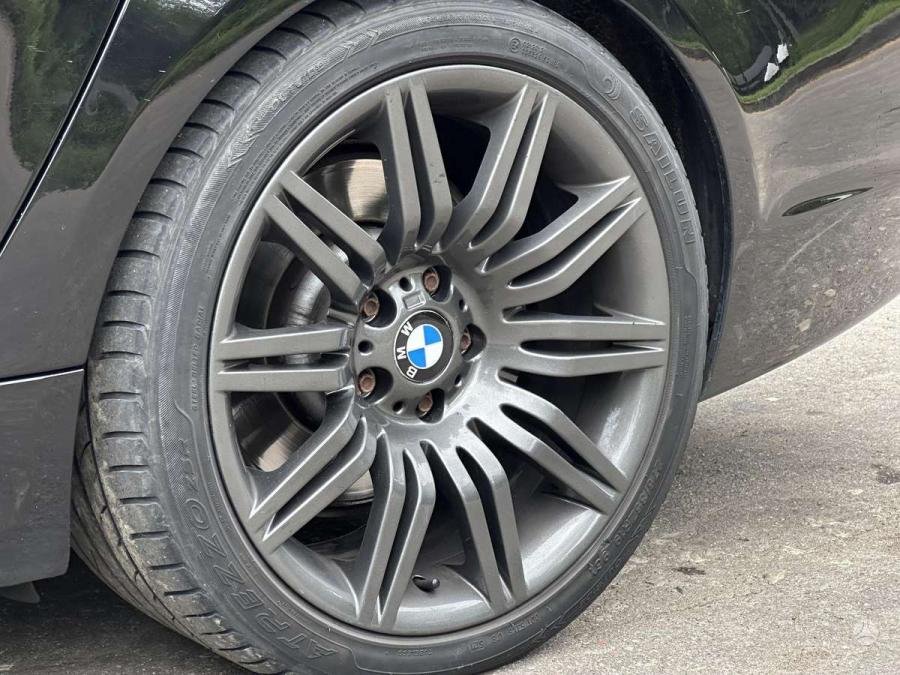 Black BMW 535 2007 in Vilnius, with an engine capacity of 2.99 L and mileage of 279 thousand km for 7499 €, photo 19 on AUTOMOTO.COM.LV