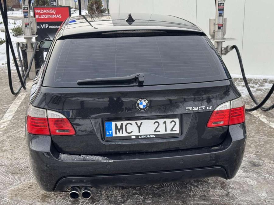 Melns BMW 535 2008 Alīta, ar dzinēja tilpumu 0.00 L un nobraukumu 514 tūkst. km par 5800 €, foto 3 vietnē AUTOMOTO.COM.LV