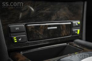Black BMW 535 2008 in Riga, with an engine capacity of 3.00 L and mileage of 338 thousand km for 5500 €, photo 24 on AUTOMOTO.COM.LV