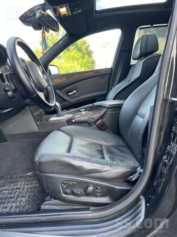 Black BMW 535 2008 in Jelgava, with an engine capacity of 3.00 L and mileage of 300 thousand km for 8699 €, photo 8 on AUTOMOTO.COM.LV