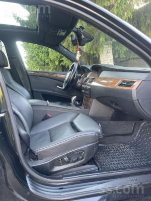 Melns BMW 535 2008 Jelgava, ar dzinēja tilpumu 3.00 L un nobraukumu 300 tūkst. km par 8699 €, foto 12 vietnē AUTOMOTO.COM.LV