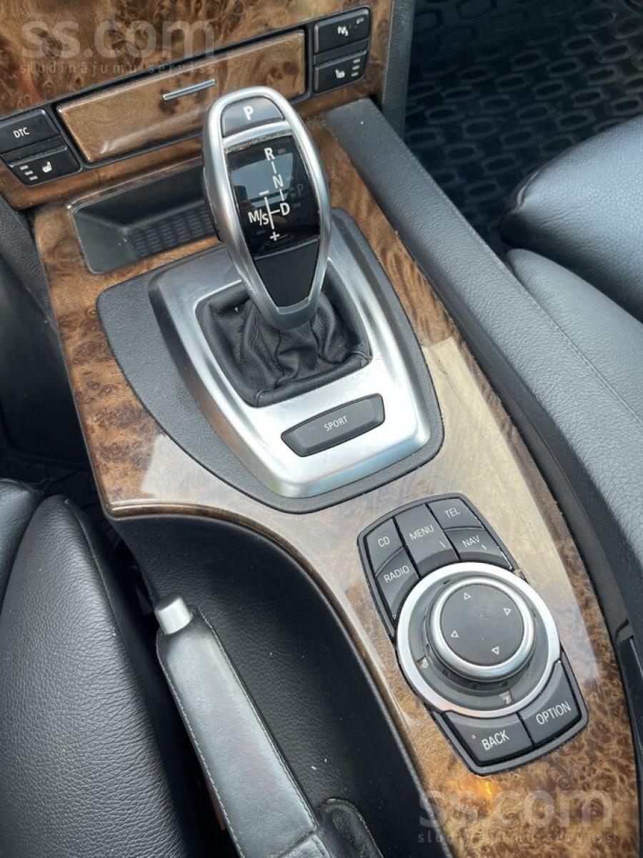 Melns BMW 535 2008 Jelgava, ar dzinēja tilpumu 3.00 L un nobraukumu 300 tūkst. km par 8699 €, foto 14 vietnē AUTOMOTO.COM.LV