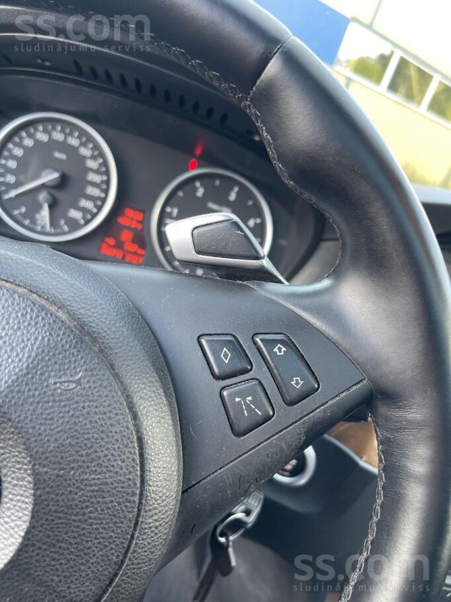 Melns BMW 535 2008 Jelgava, ar dzinēja tilpumu 3.00 L un nobraukumu 300 tūkst. km par 8699 €, foto 16 vietnē AUTOMOTO.COM.LV