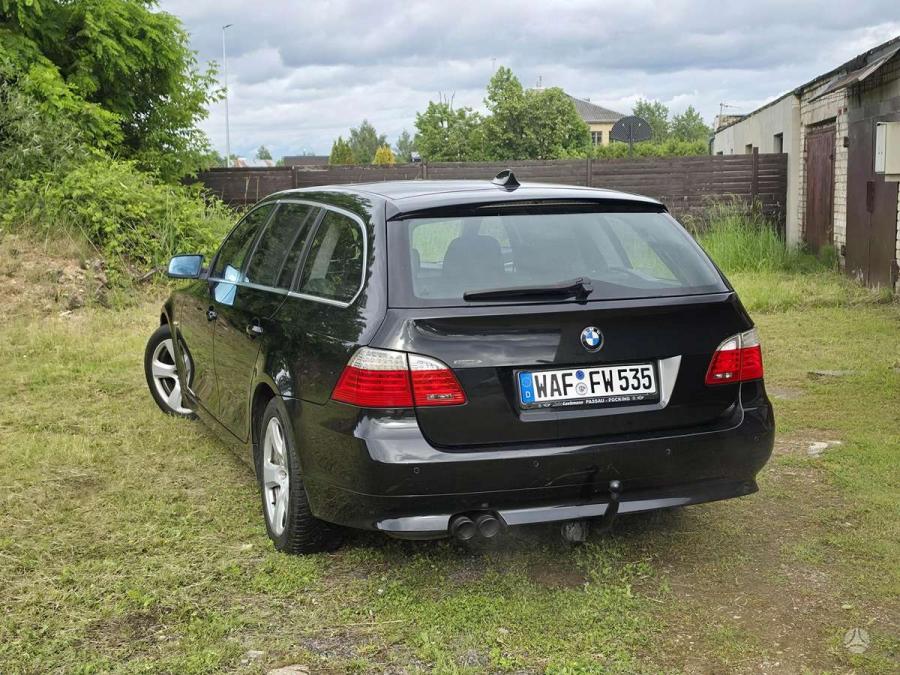 Black BMW 535 2008 in Kaunas, with an engine capacity of 2.99 L and mileage of 320 thousand km for 3999 €, photo 6 on AUTOMOTO.COM.LV