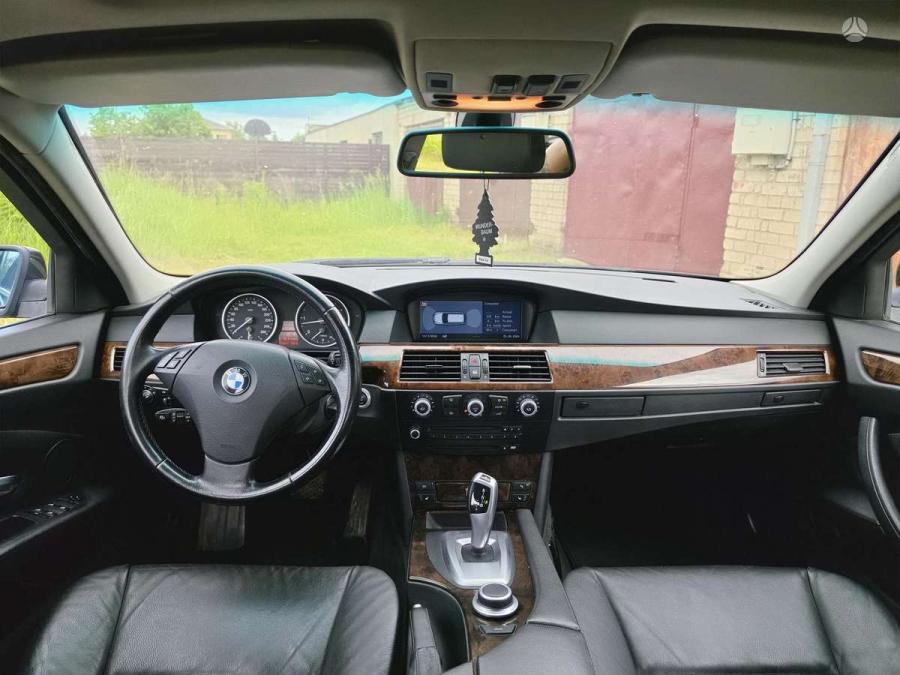 Black BMW 535 2008 in Kaunas, with an engine capacity of 2.99 L and mileage of 320 thousand km for 3999 €, photo 13 on AUTOMOTO.COM.LV