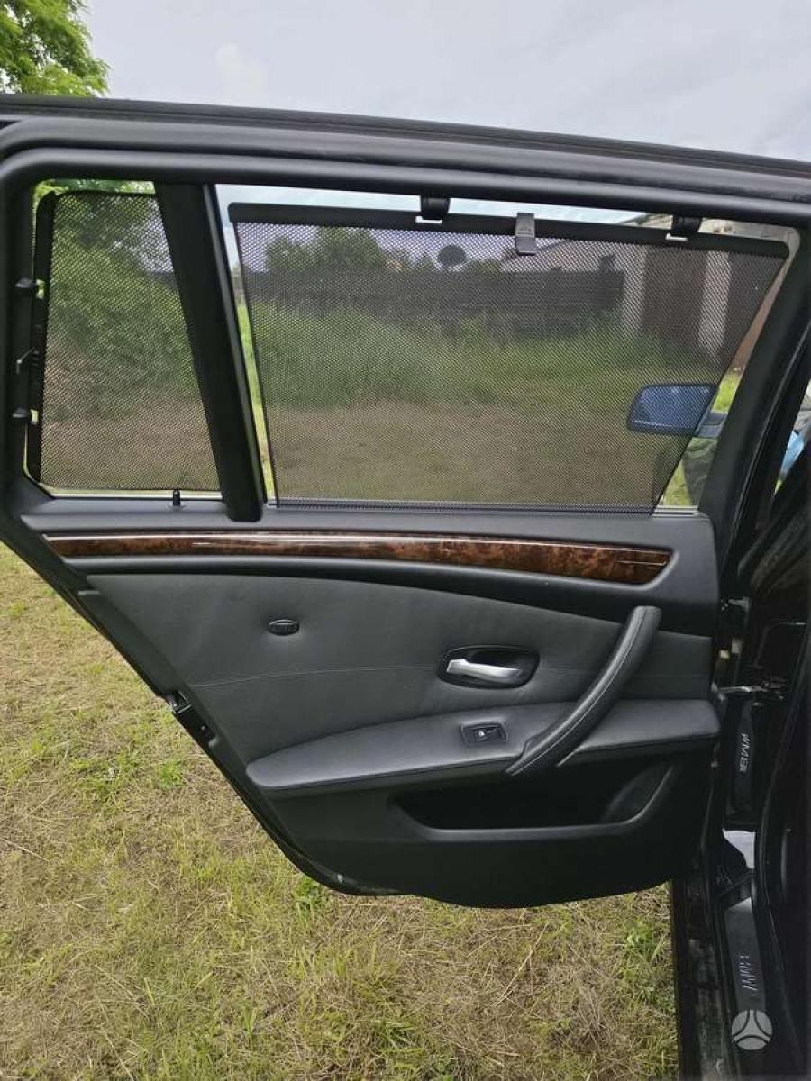 Black BMW 535 2008 in Kaunas, with an engine capacity of 2.99 L and mileage of 320 thousand km for 3999 €, photo 14 on AUTOMOTO.COM.LV