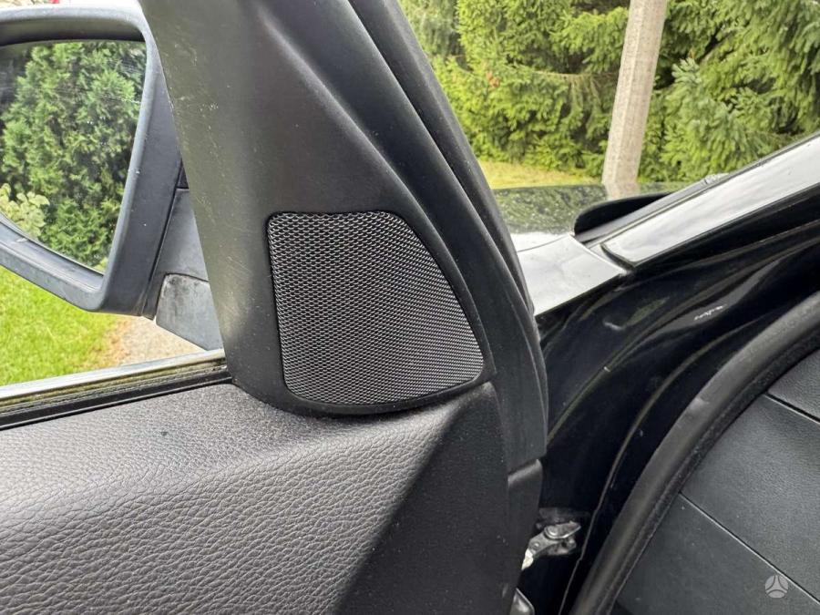 Black BMW 535 2009 in Marijampole, with an engine capacity of 2.99 L and mileage of 380 thousand km for 4150 €, photo 14 on AUTOMOTO.COM.LV